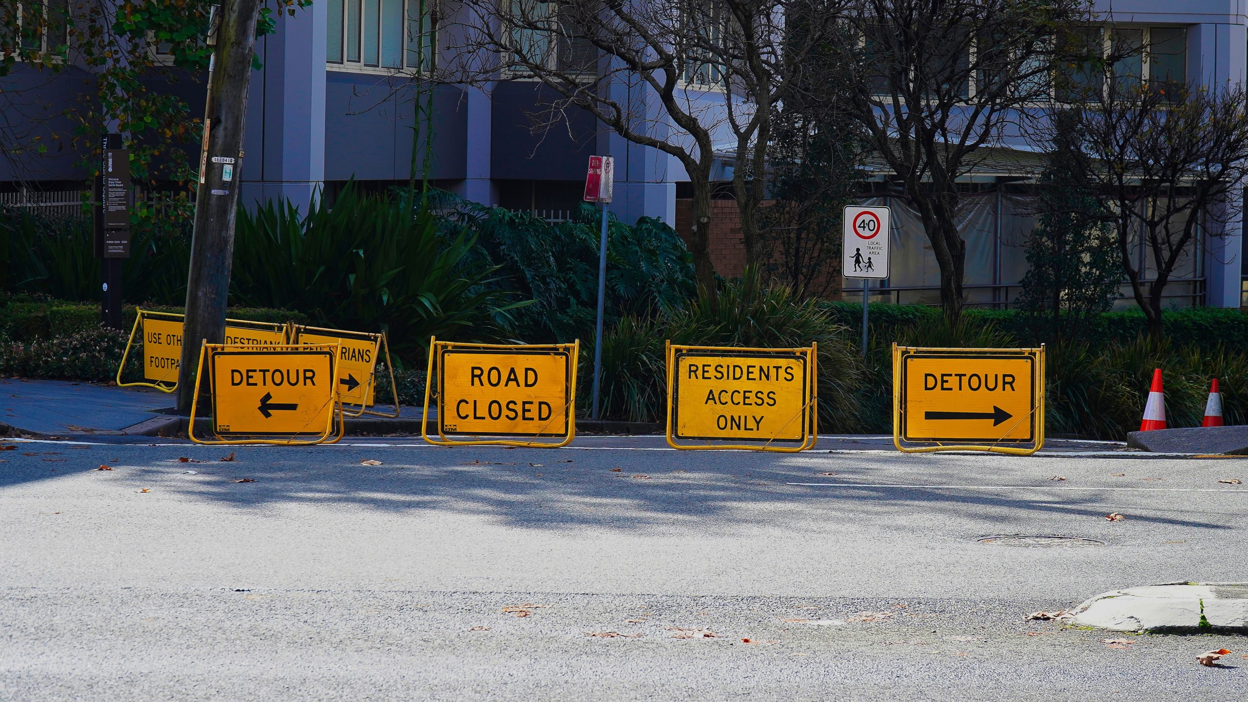 THE CRUCIAL ROLE OF EFFECTIVE TRAFFIC SIGNAGE | USS